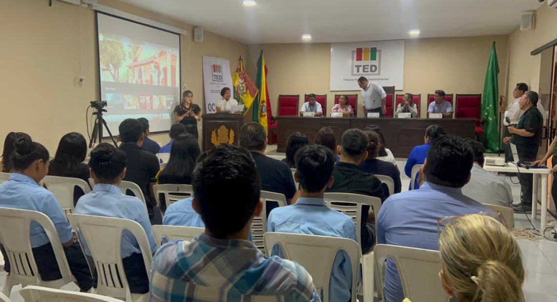 TED Beni celebra 41 años de democracia con entrega de reconocimientos y ...